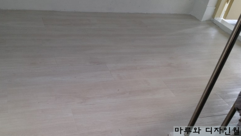 계단테코타일 마루와 디자인월 상가계단 시공현장으로 동화자연타일 Rw1200 네이버 블로그